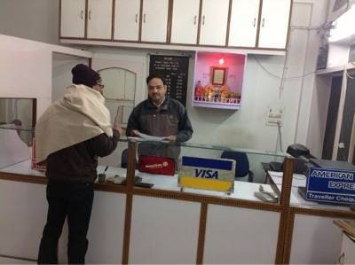 Money Transfer Agencies Western Union in Johns Mills, Agra