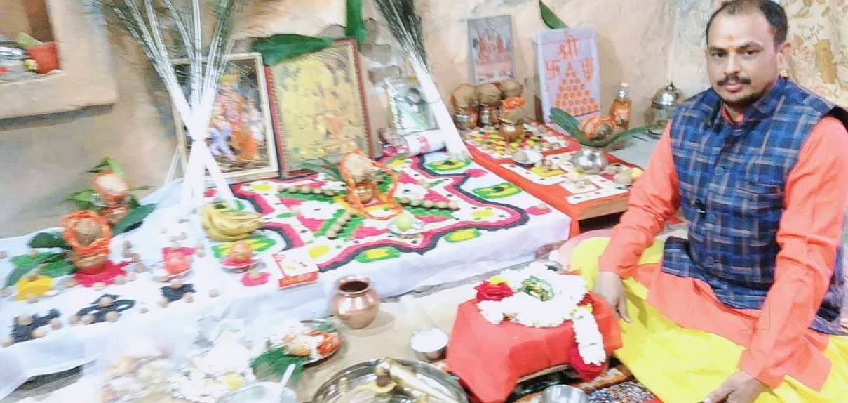 Top Astrologers On Phone in Bhopal - Best On Call Astrologers near me ...