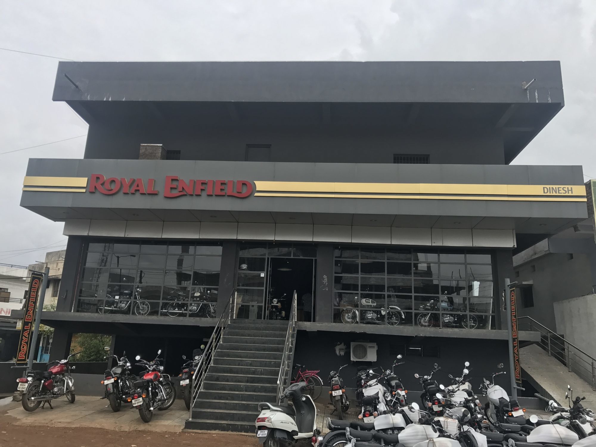 Top Second Hand Motorcycle Dealers With Car Dealers in Chandrapur ...