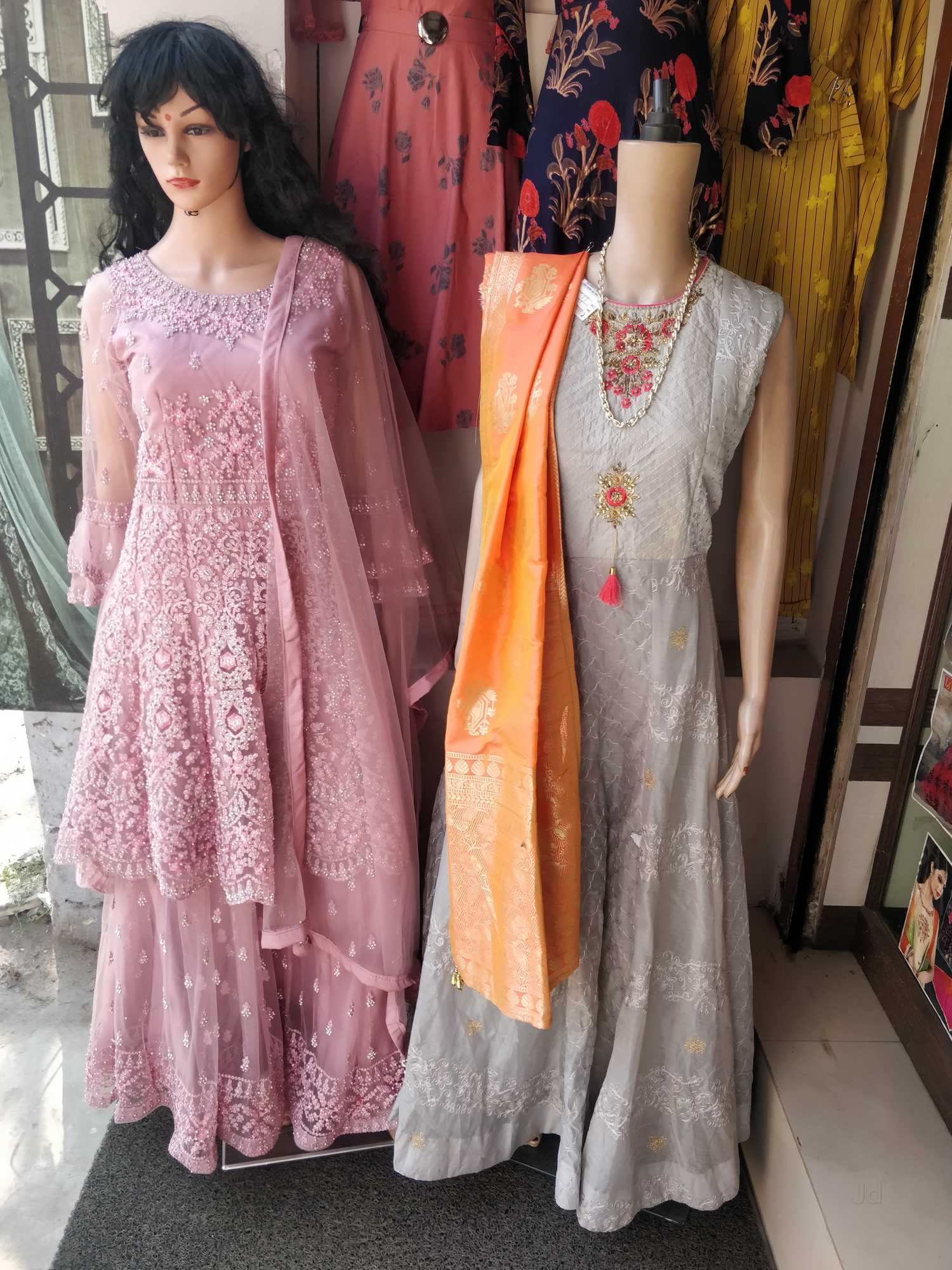 Catalogue - Valar Thaiyalnayagi Sarees in Coimbatore - Justdial