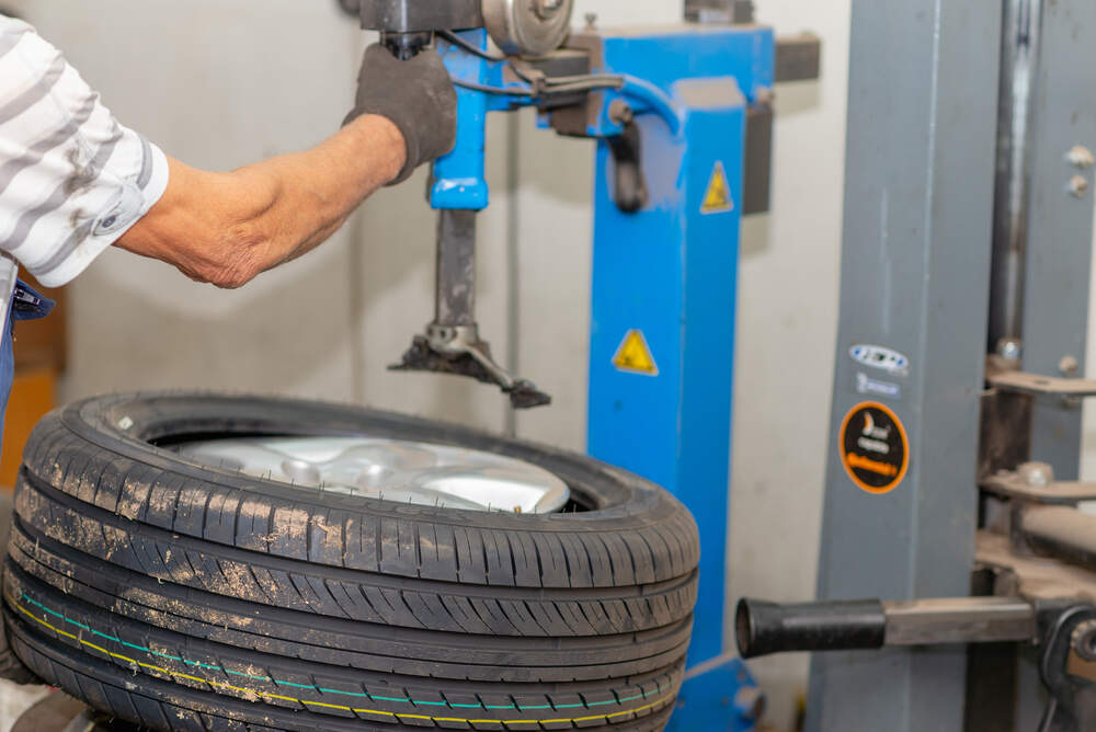 Shri Lakshman Tyre Works in Kalasipalyam, Bangalore - Best Tyre ...