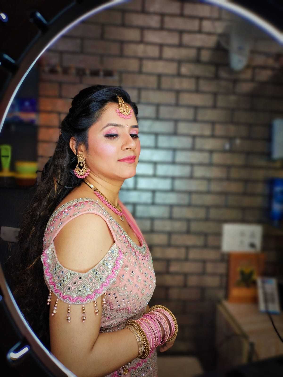 Dimple Patel Makeup Artist | Saubhaya Makeup