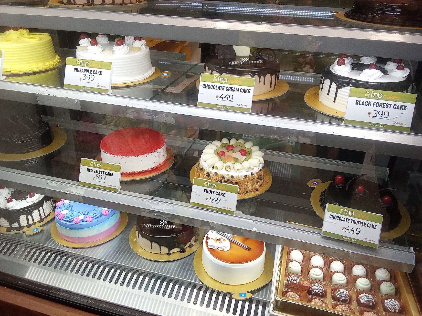 Ferns n petals cake store