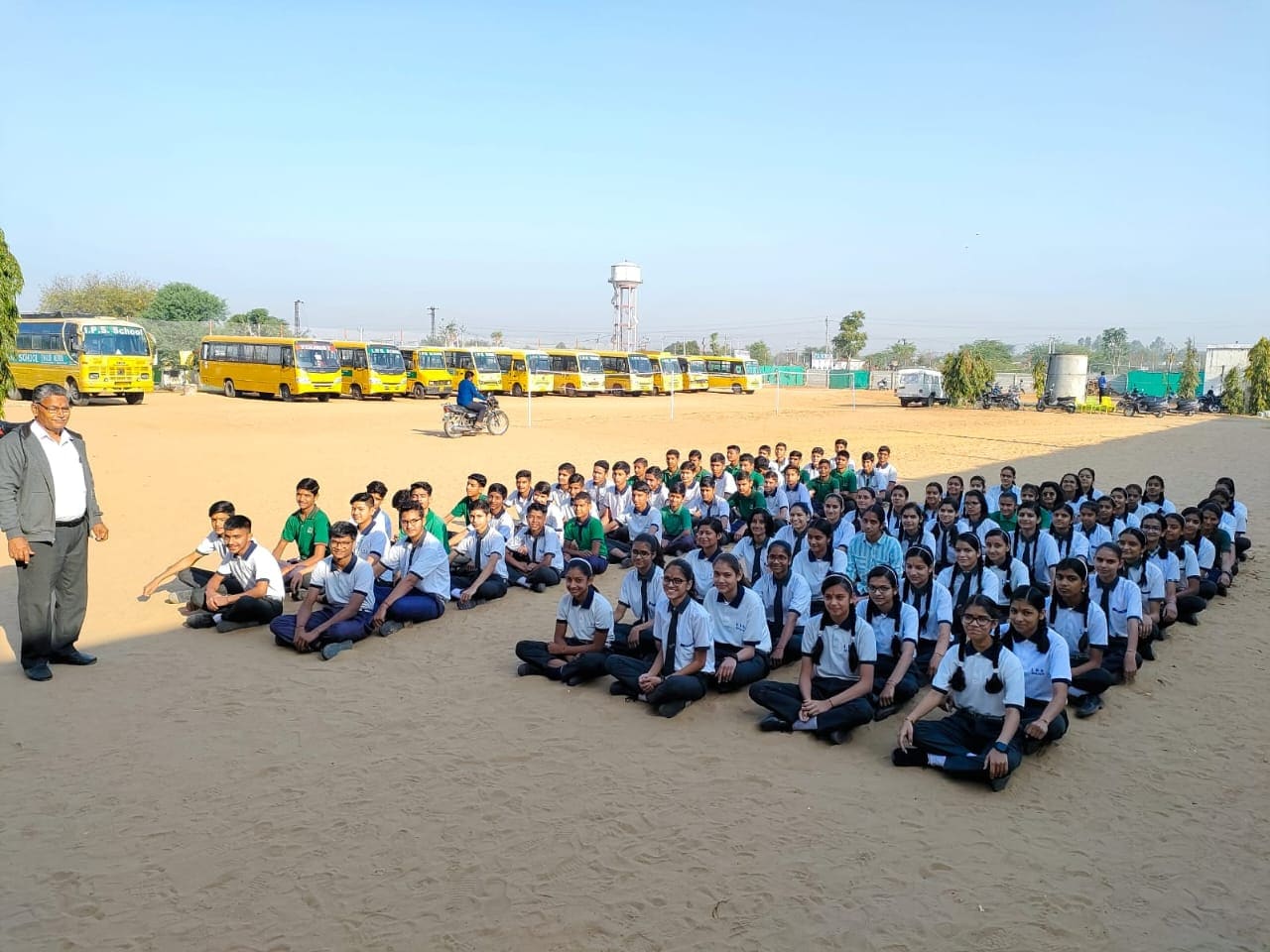 20+ Public Schools Railway School Railway School Railway School in ...