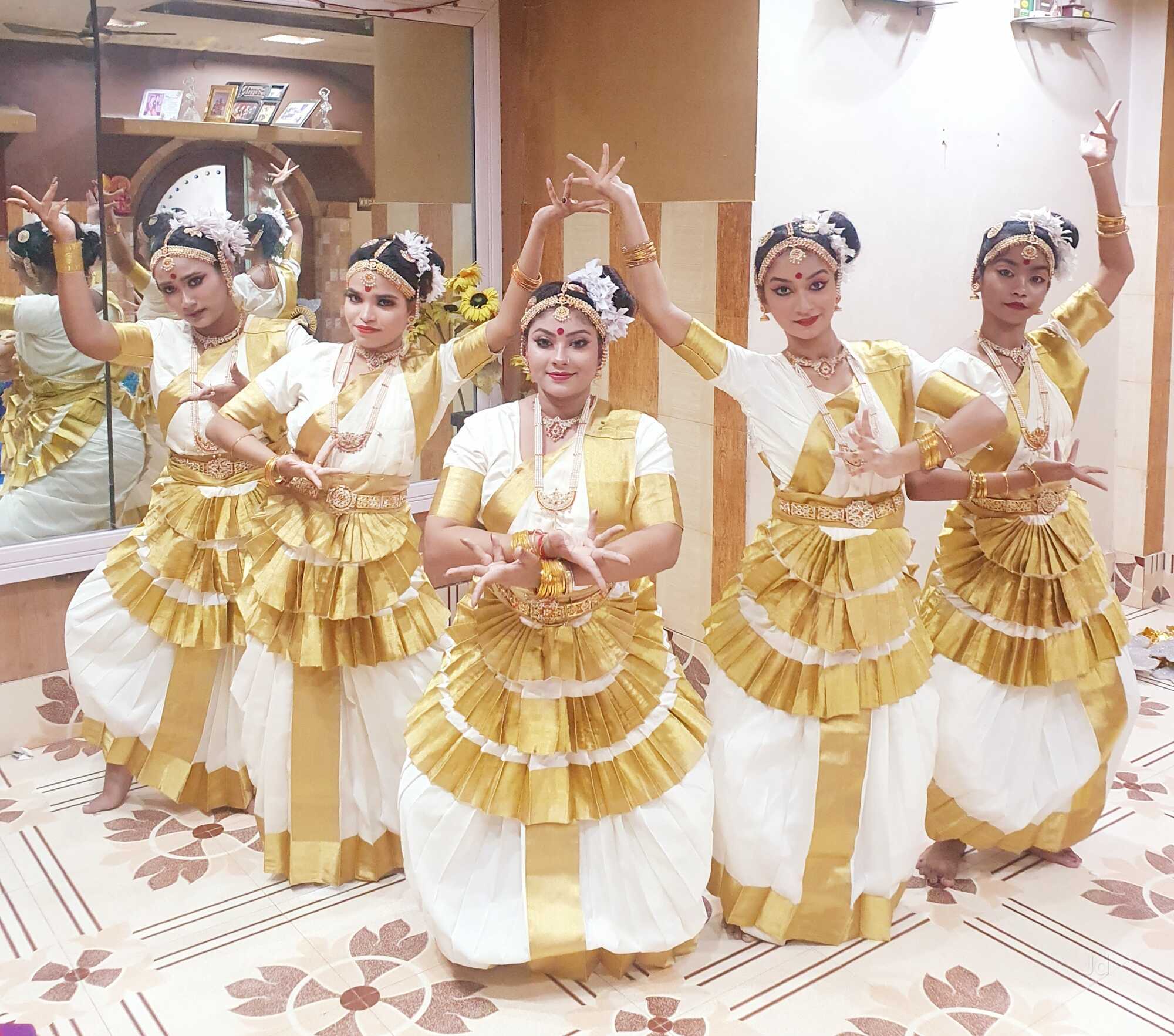 Top Dance Classes in Kolkata - Best Dance Schools near me - Justdial