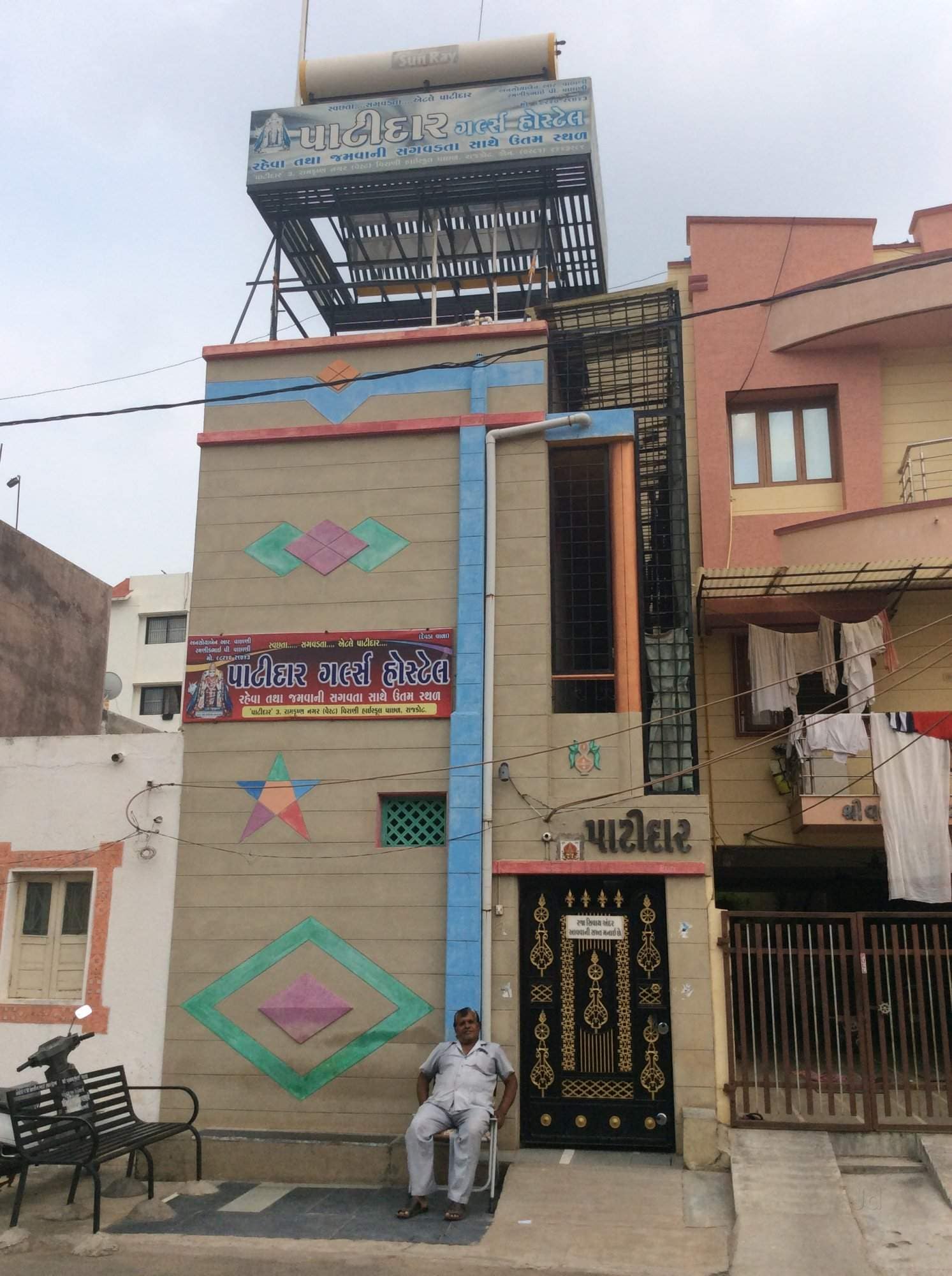 List of Top Hostels For Working Women in Punit Park - Best Working ...