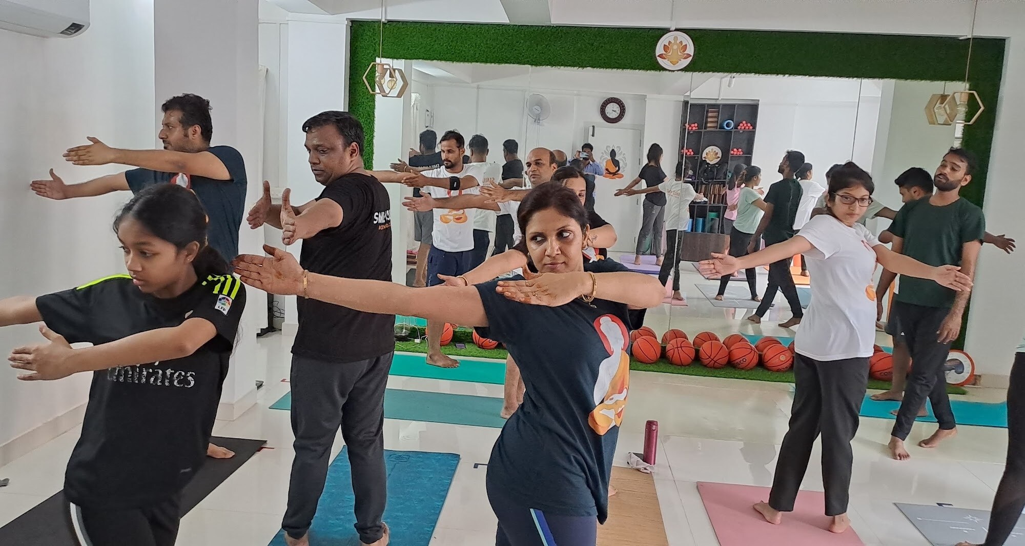 Top Yoga Meditation Classes in Kadamtala - Best Yoga Meditation Class ...