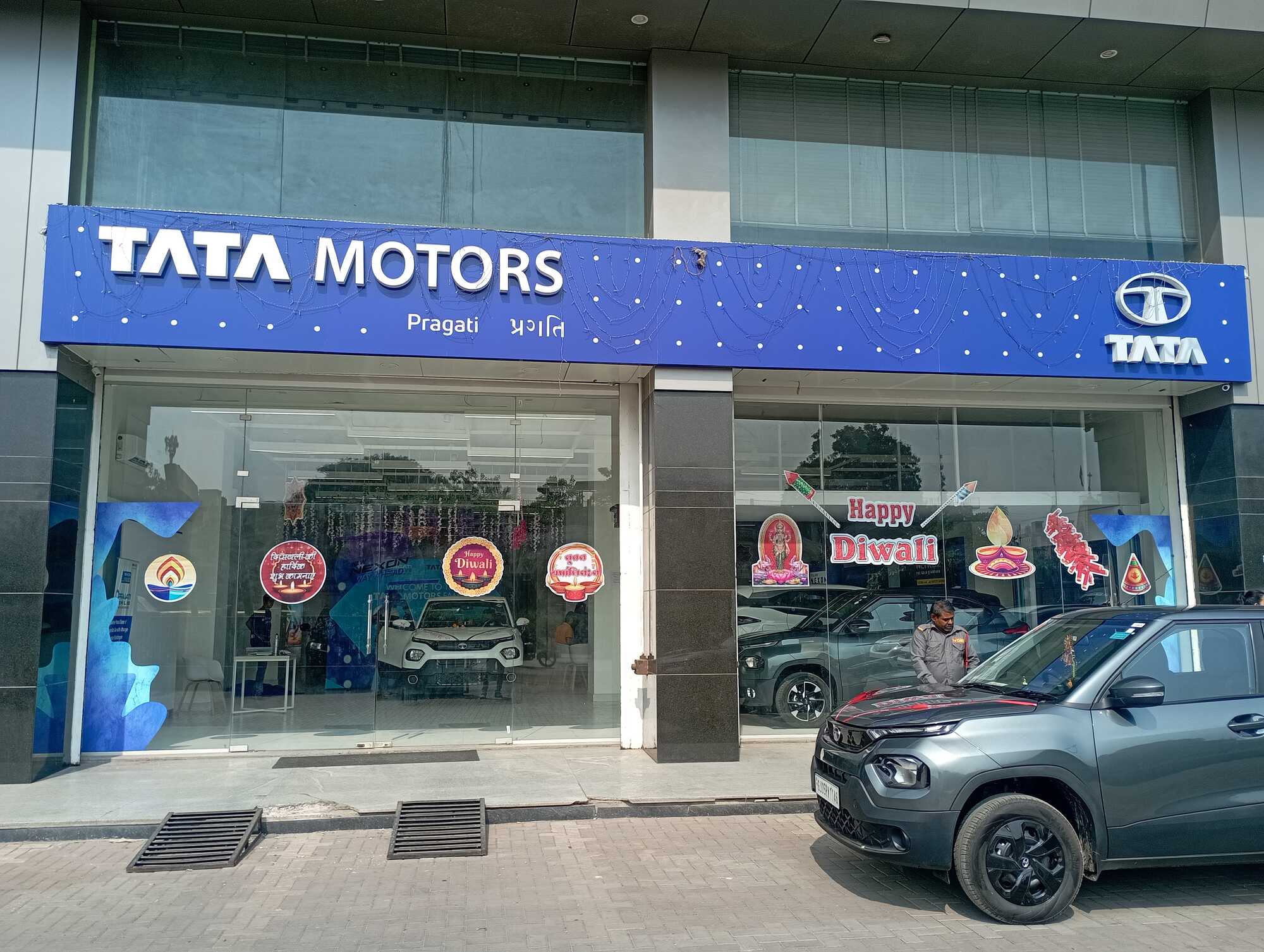 Tata Motors Showroom in Sarthana,Surat - Car Dealers near me in Surat ...