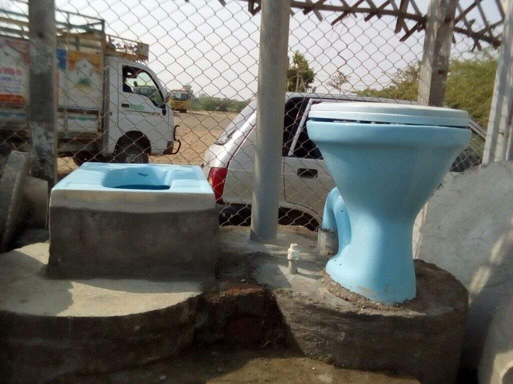 Advance 2000 ltr Anaerobic FRP Vertical Cylinder Septic Tank in Akola ...