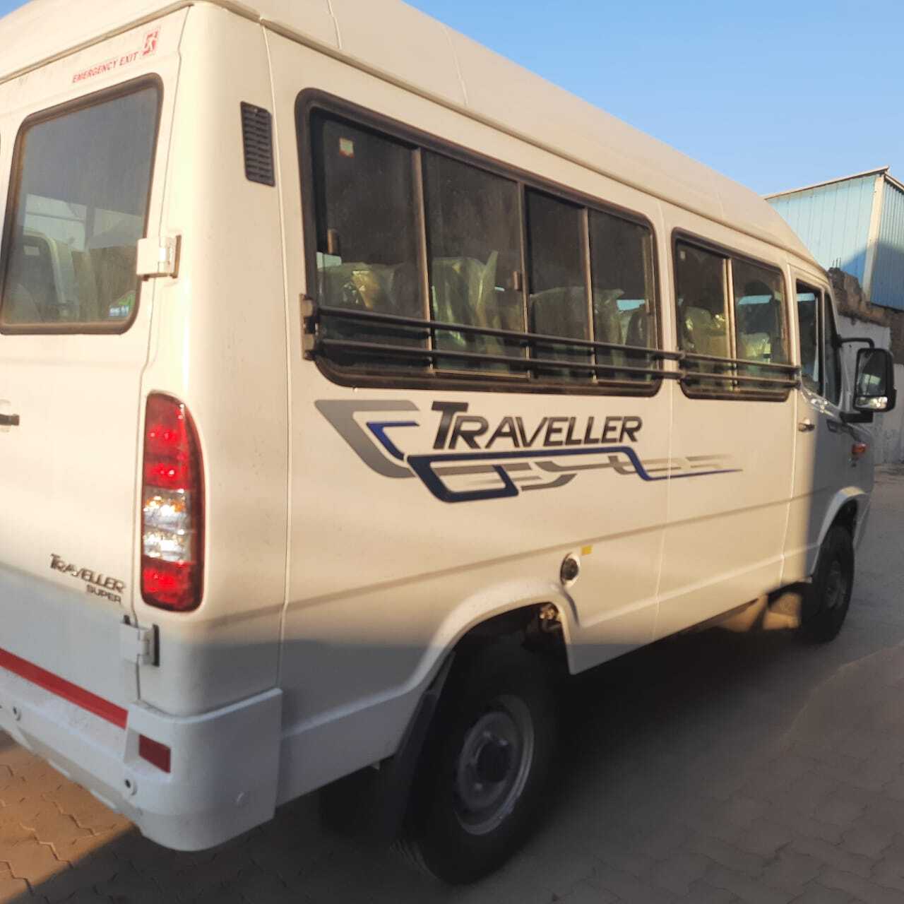 Force 6 Wheeler Tempo Traveller Bus, Seating Capacity: 25+D, Vehicle ...