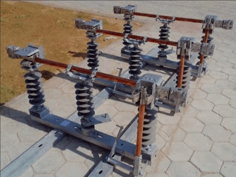 HIgh Voltage 33 Kv Isolator With Earth in Jammu at ₹ 25,550 / Set by ...