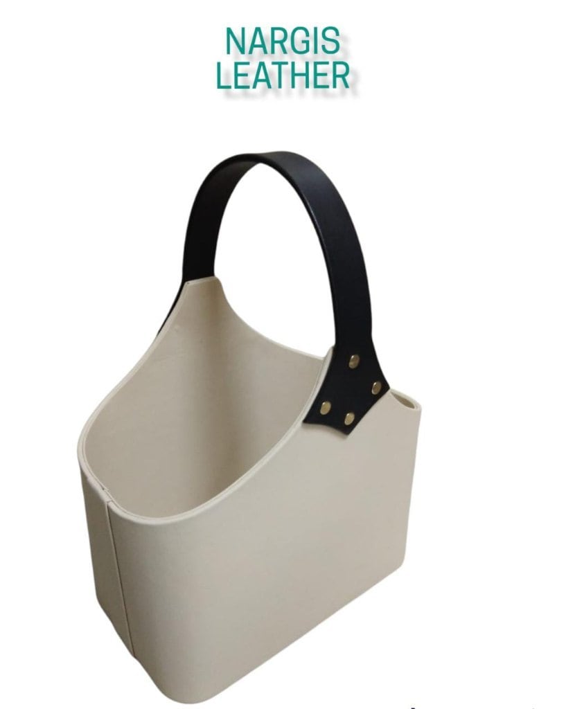 LEATHER SAFARI GIFT HAMPER with Plain Ribbon Tie Chocolates in Mumbai ...