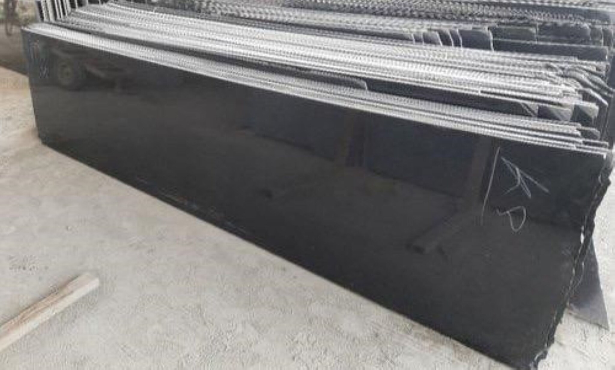 Black Rectangle Granite Slab in Chamarajanagar at ₹ 100 / Sq.ft by ...