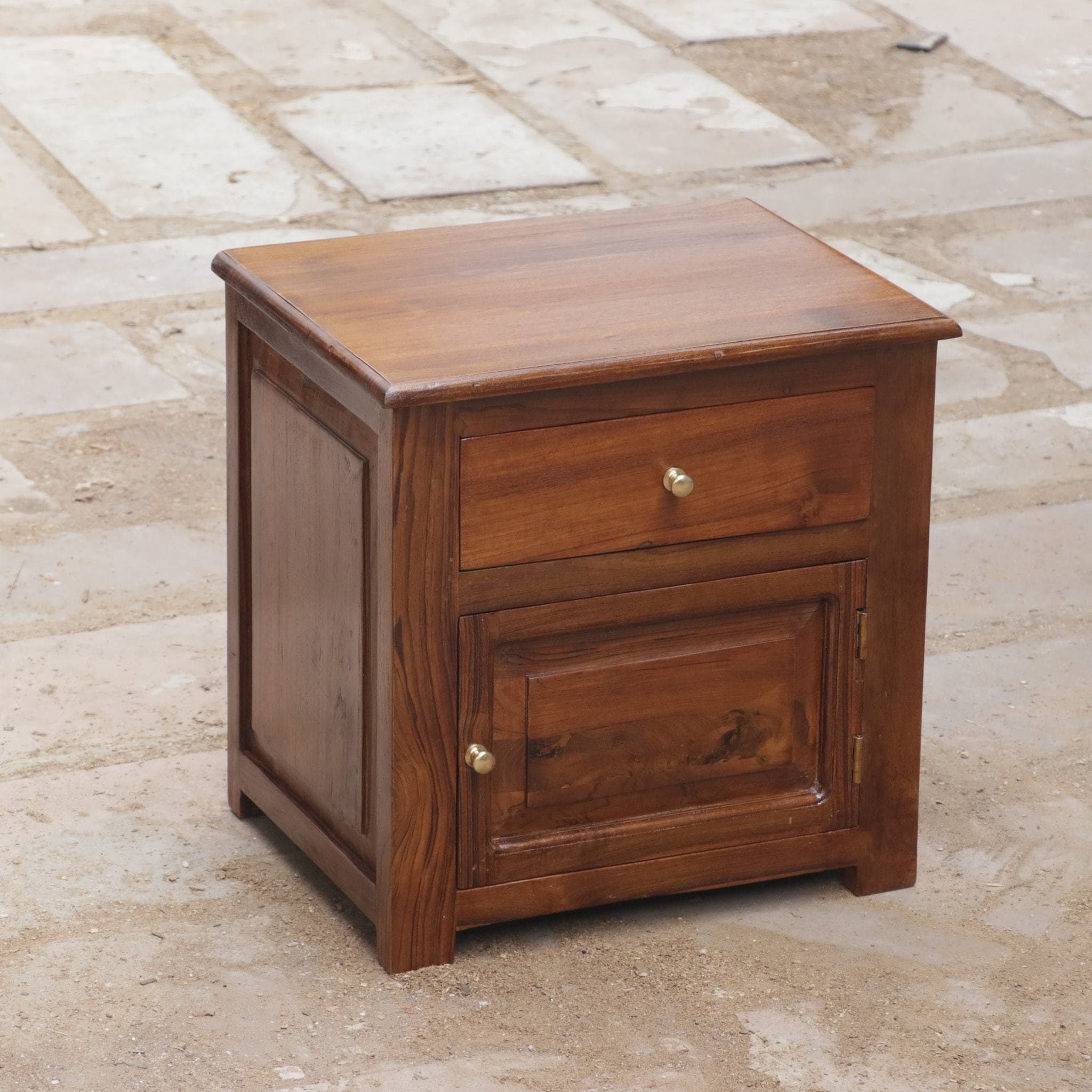Second hand bedside drawers store