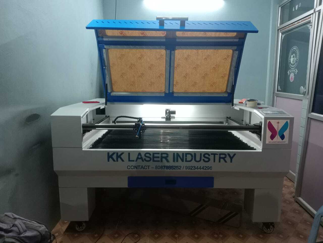 Fully Automatic Stone Engraving Machine, 7.5 kW Spindle Power, 415 ...