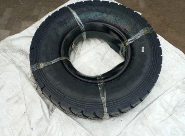 Truck Tube Tyre - Black in Delhi at ₹ 12,000 - ₹ 15,000 / Pc by Link ...