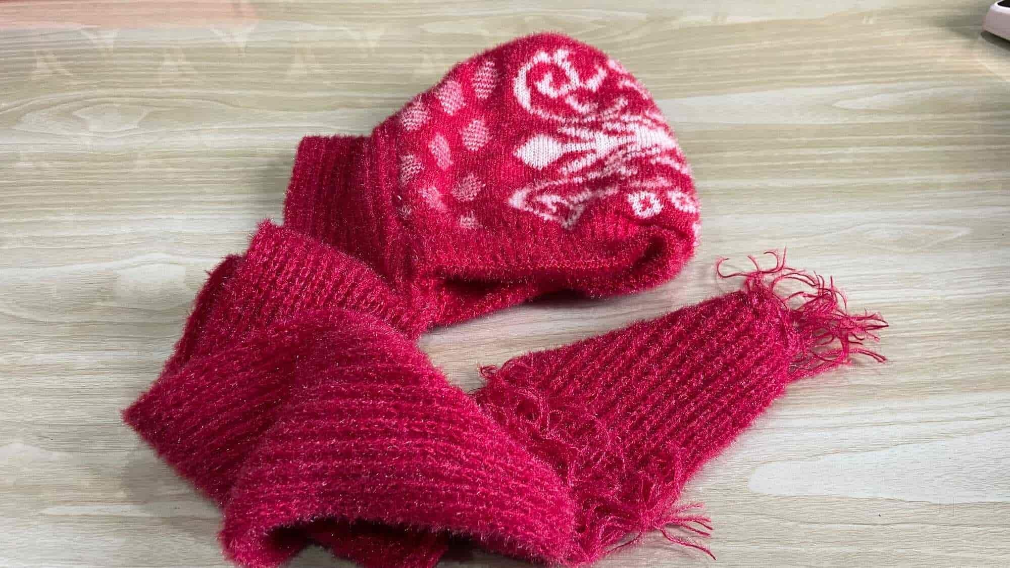 Woolen Cap With Muffler ( Red) in Ludhiana at ₹ 120 / Pc by Hk ...