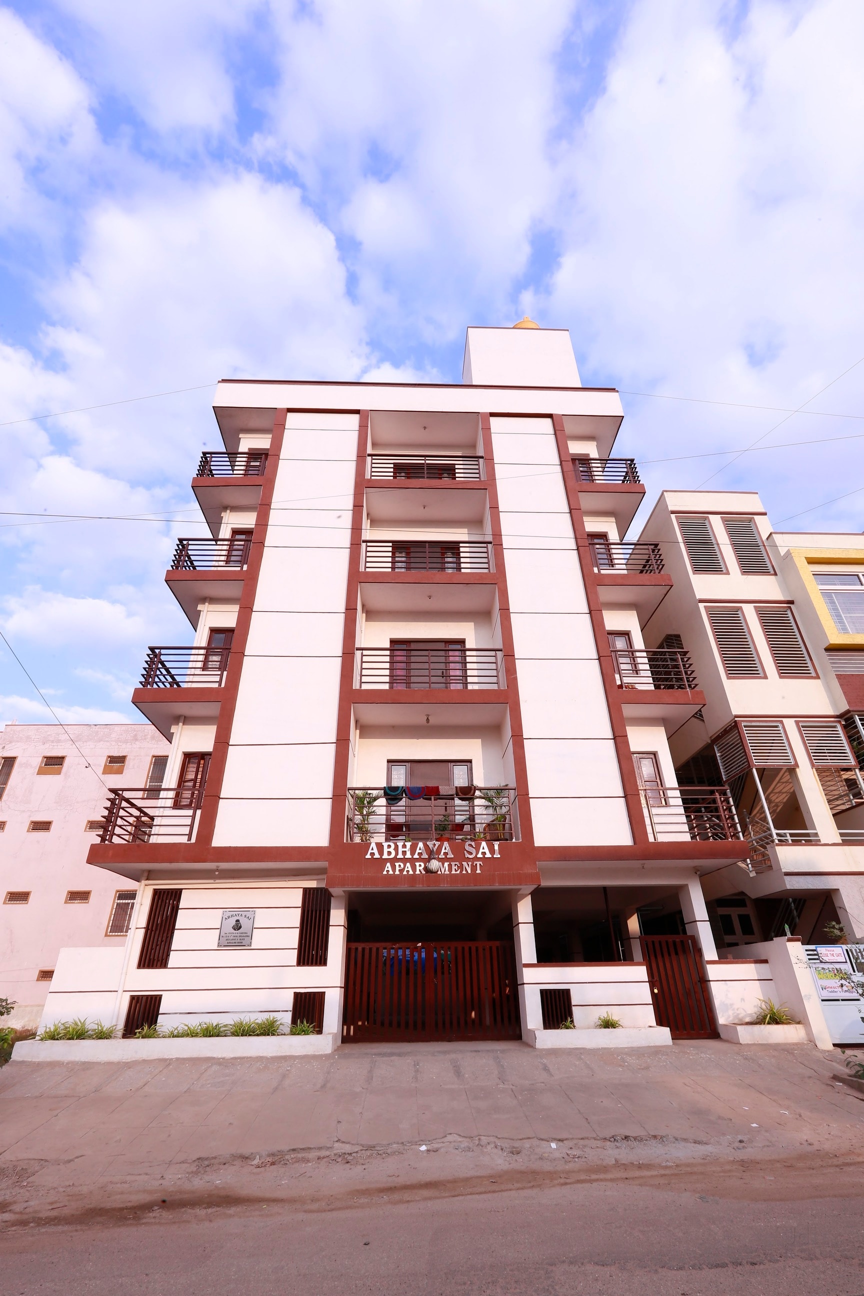 Top Apartment Hotels Rs 2001 To Rs 3000 With Open Terrace near Ssr ...