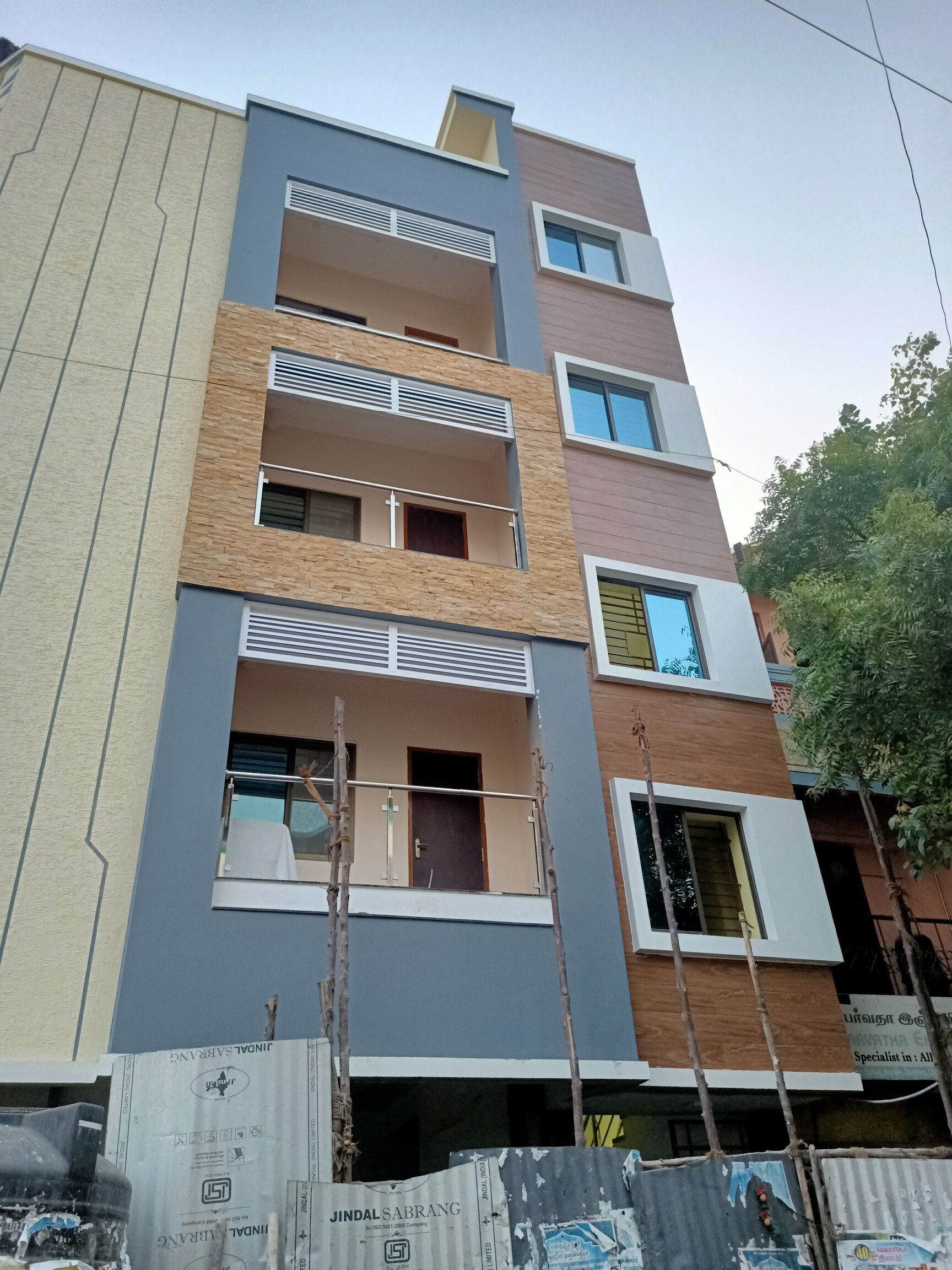 Aluminium Fabricators in Selaiyur, Chennai - Custom & Durable Work Near You