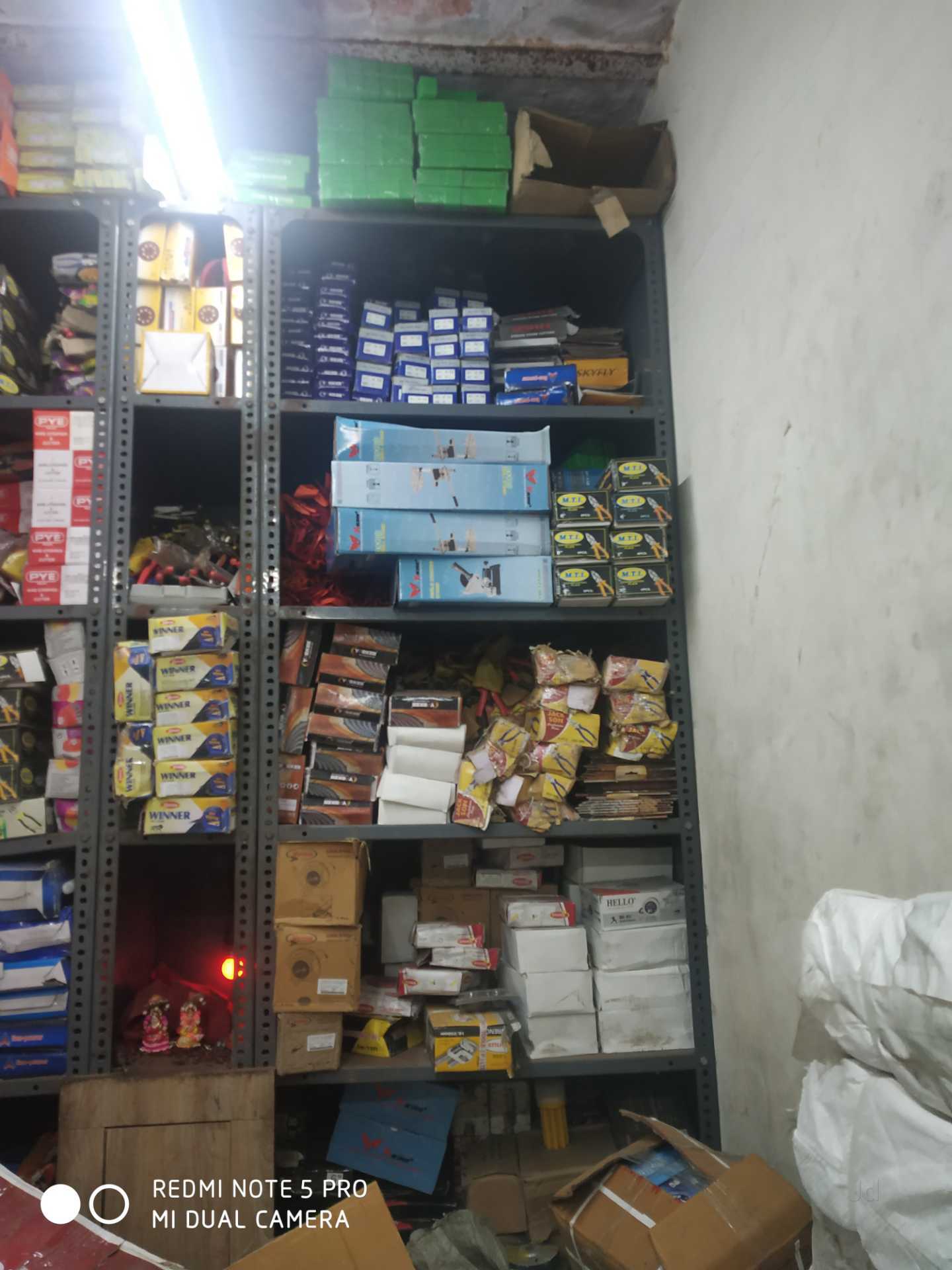 Top Adhesive Wholesalers in Komorakata, Hojai near me - Justdial