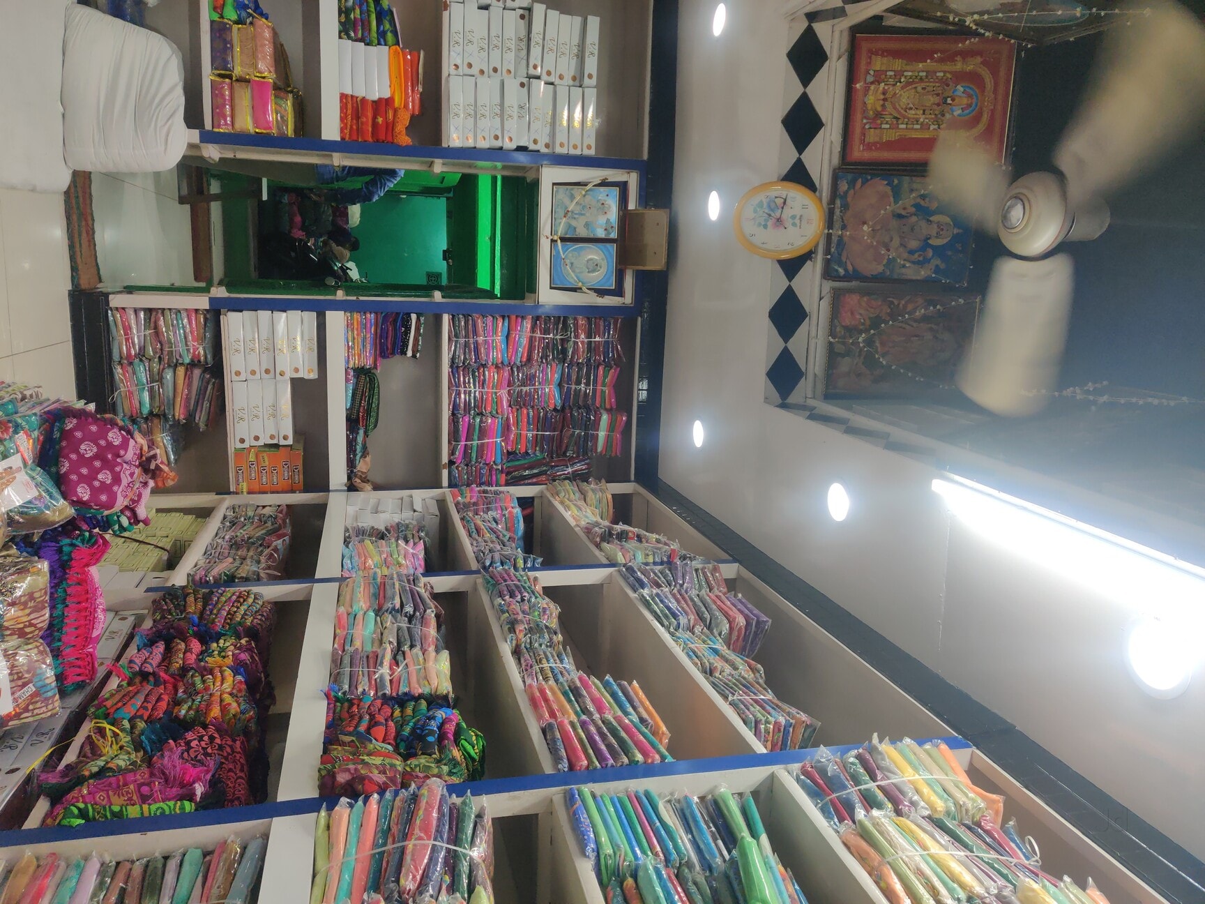 Bajrang Silk House in Pathar Gatti, Hyderabad - Best Saree Wholesalers ...