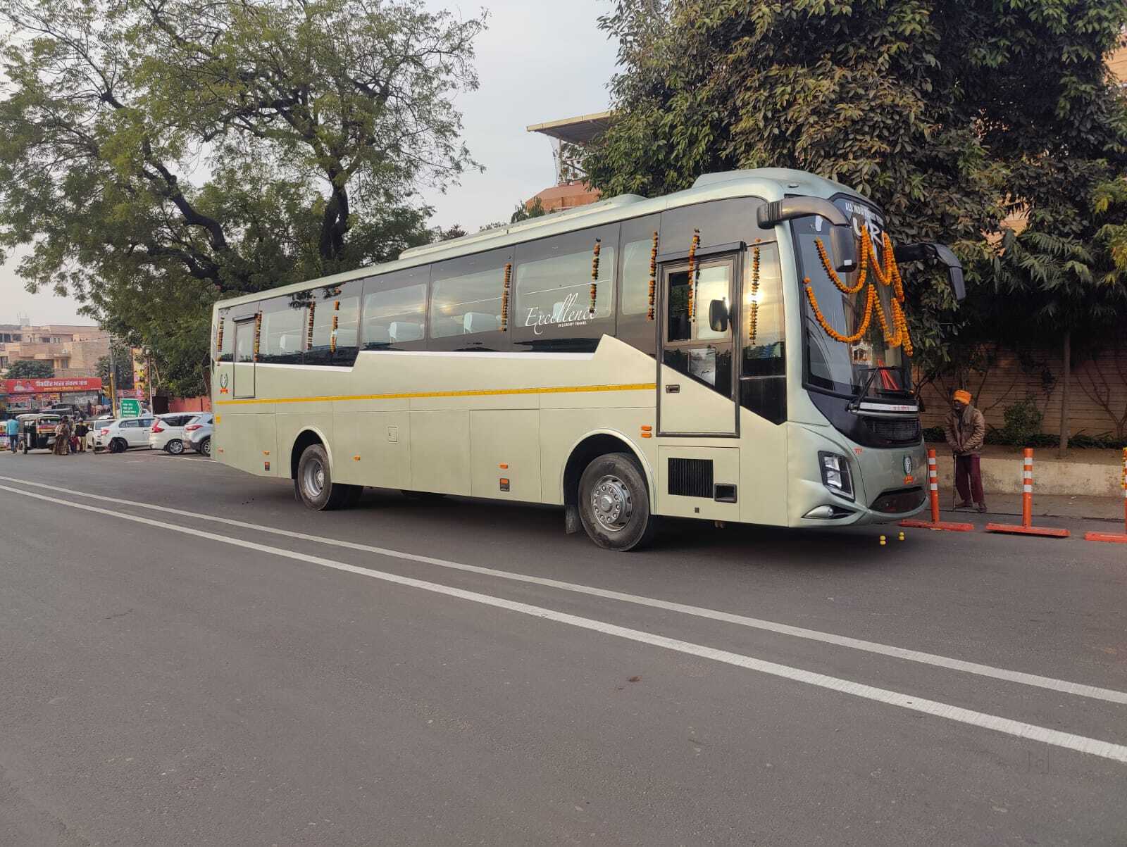 Top Mini Bus On Hire near Maharishi Dental Clinic Airport Sanganer ...