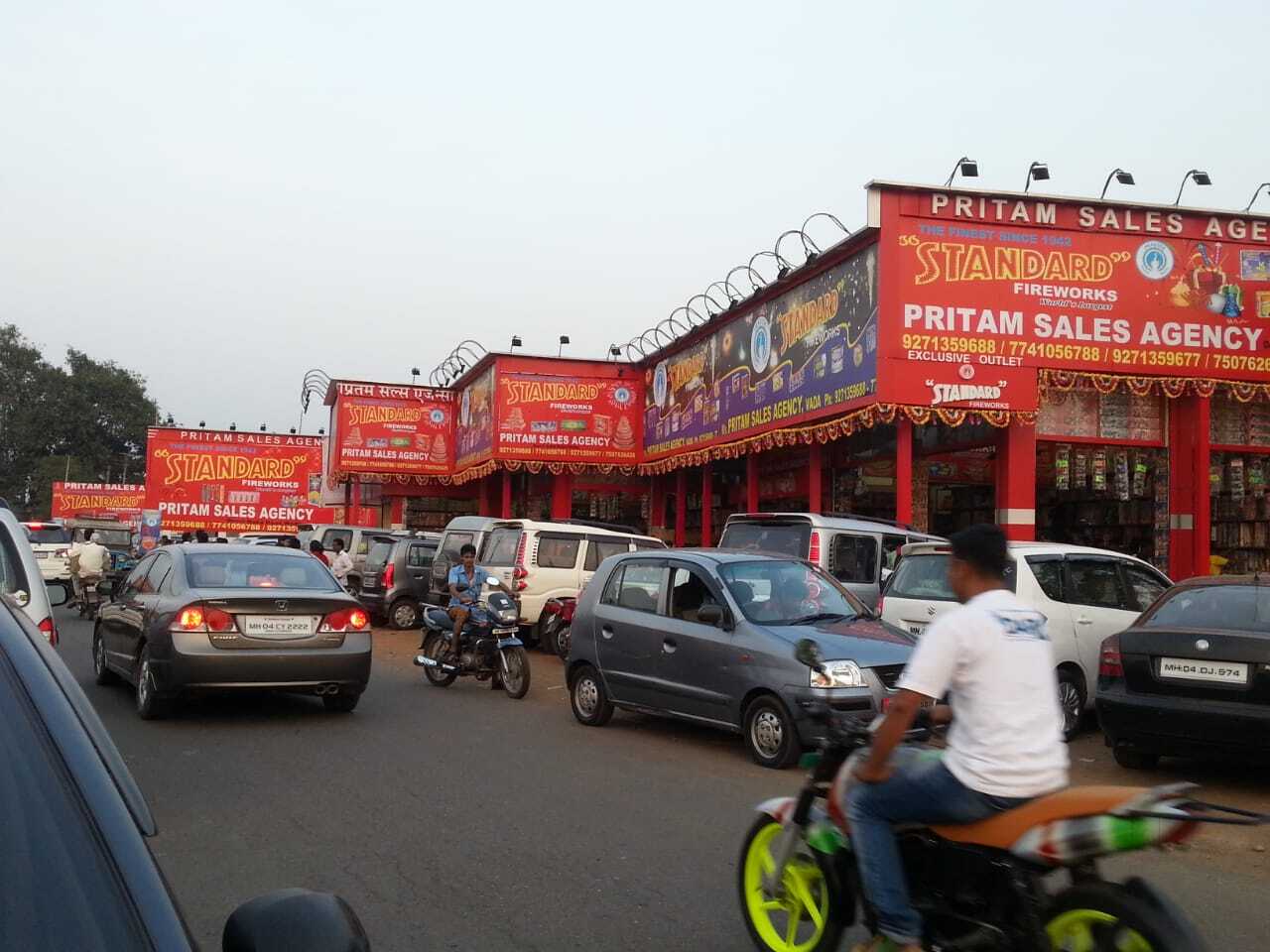 Top Fire Cracker Dealers in Linking Road Bandra West - Best Cracker ...