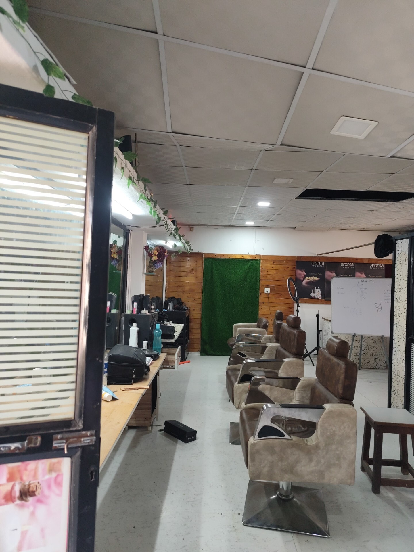 Top Beauty Parlours For Hair Styling in Kopargaon Shirdi - Best Beauty ...