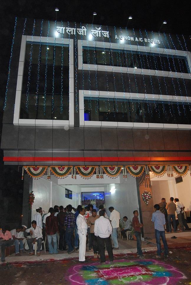 Book Anand Lodge in Akluj,Solapur - Best Lodging Services near me in ...